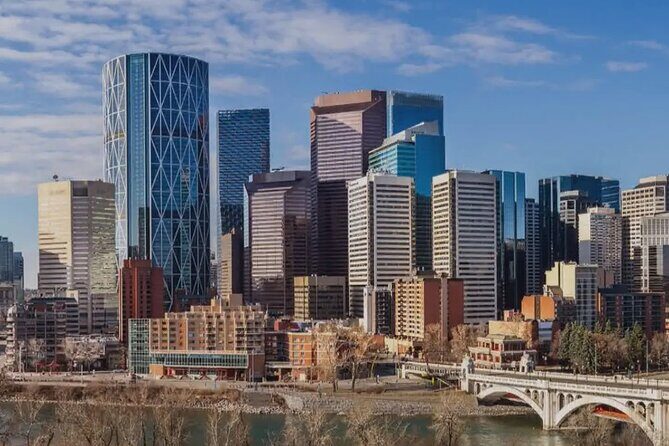 Calgary Downtown Hotels to YYC Airport Private Transfer - Punctuality and Traffic Management