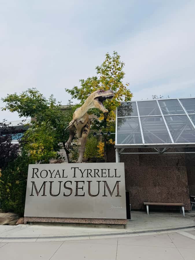 Calgary: Drumheller and Badlands Tour with Museum Entry - What Makes This Tour Stand Out