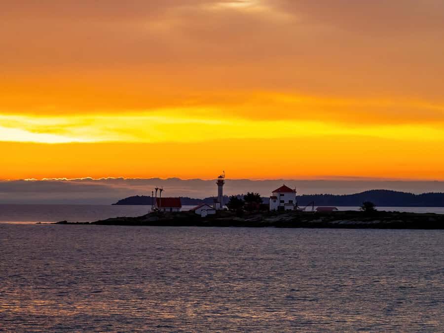 Campbell River: 2 Hour Scenic Sunset Tour By Boat - Who Should Consider This Tour?