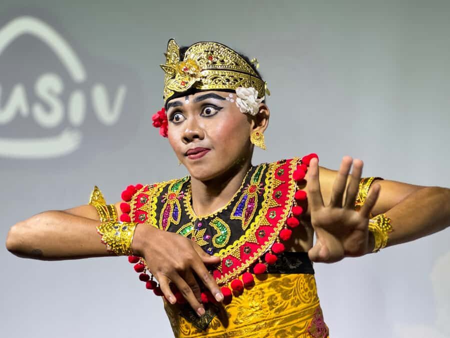 Canggu: Deaf Dancer Show with Dinner - Authenticity and Value