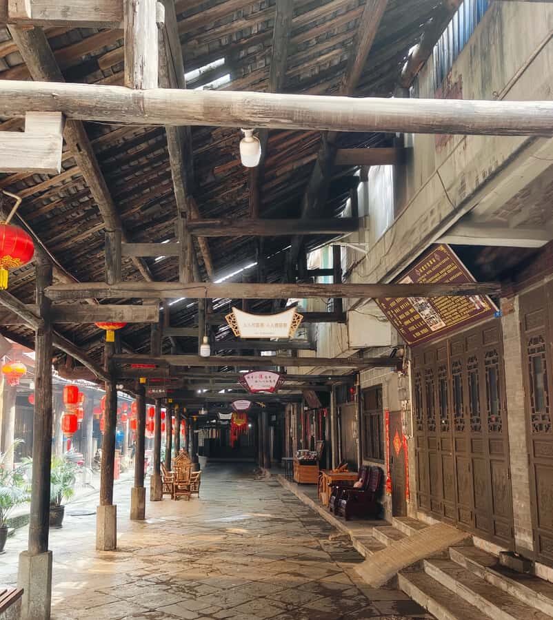 Chengdu: Leshan Giant Buddha & Mount Emei 2-Day Culture Tour - Day 2: Mount Emei’s Scenic Majesty and Cultural Significance