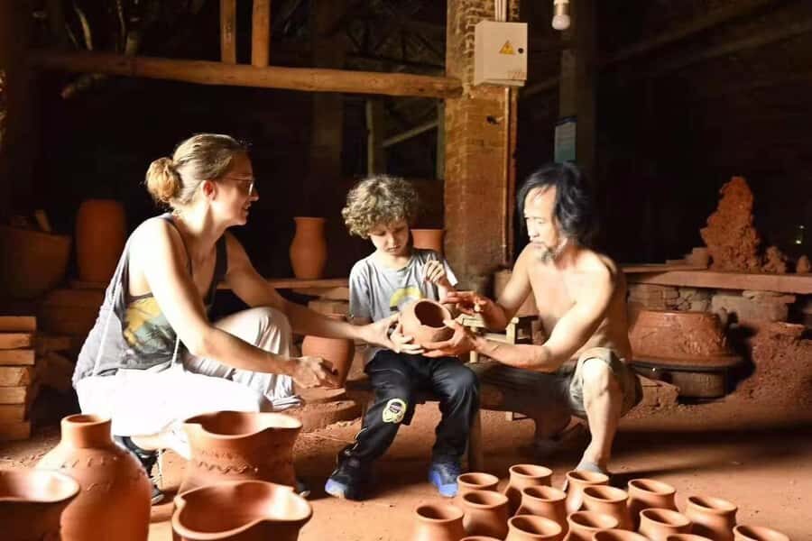 Chengdu: Traditional Pottery Class with Shuttle - Detailed Breakdown of the Itinerary