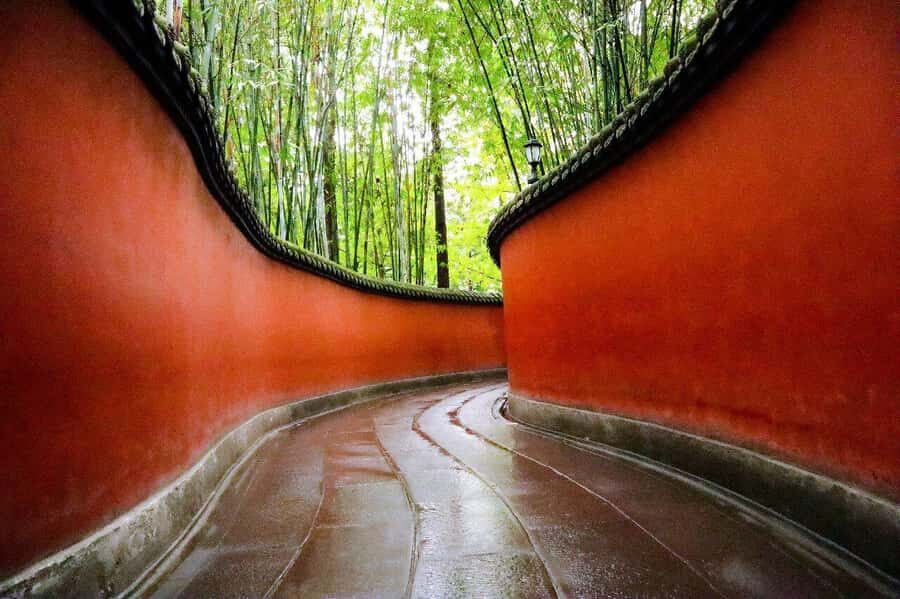Chengdu:One-day tour to DuFu ThatchedCottage and WuhouTemple - Who Will Love This Tour?