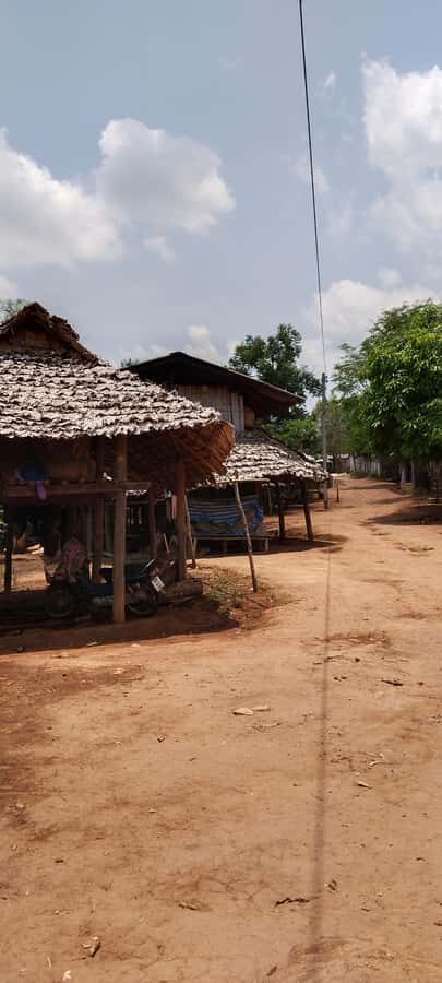 Chiang Mai: 2-Days Chiang Mai Hill tribe Trek - Day 1: From Markets to Waterfalls and Village Trekking