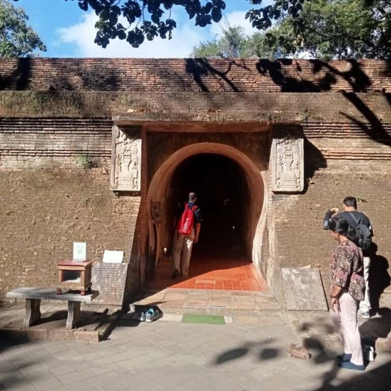 Chiang Mai: Wat Umong, Wat Pha Lat And Wat Doi Suthep Tour - Wat Phra That Doi Suthep: The Sacred Mountain Temple