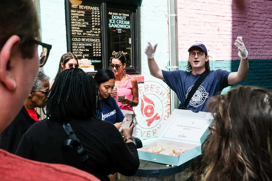 Chicago: Discover the City's Most Delicious Donuts With Us - Why This Tour Works
