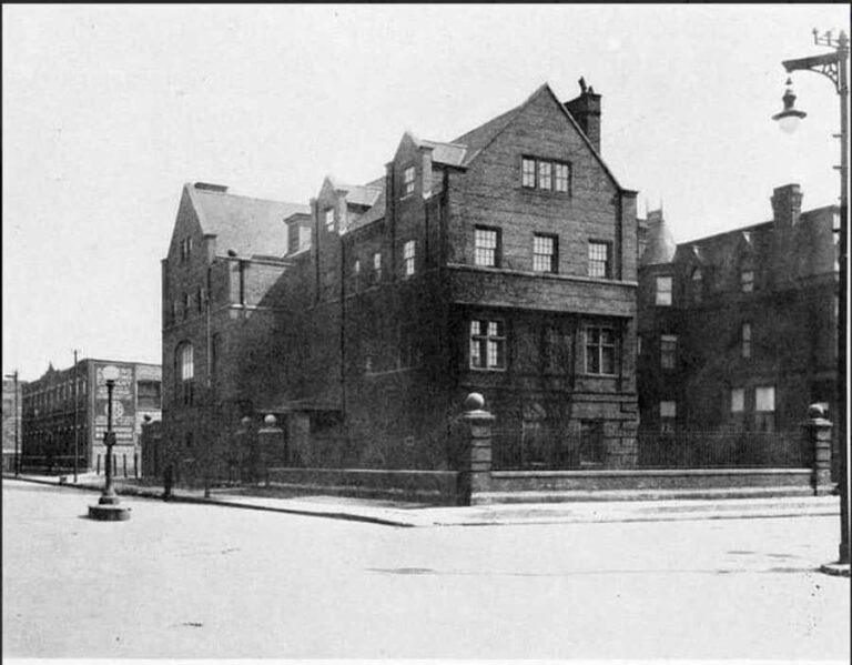 Chicago: Prairie Avenue Ghost Hunt - What to Expect During the Tour