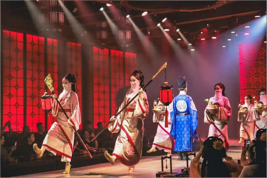 Chongqing: Royal Cultural Dinner Show LiYanBaGuo - What to Expect During the Experience