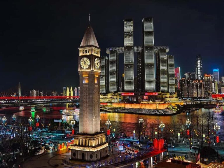 Chongqing: World Trade Center & Sujiaba Overpass Day Tour - Who Is This Tour Best For?