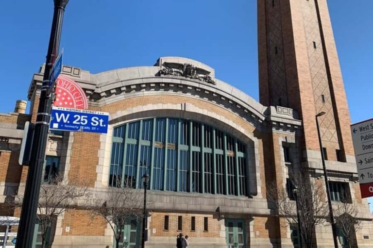 Cleveland: Ohio City Food & Market Walking Tour - Tasting at a Mexican Bistro: Bold Flavors