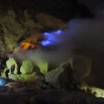 Climbing Ijens Peak: Witness the Spectacular Blue Fire - Key Points