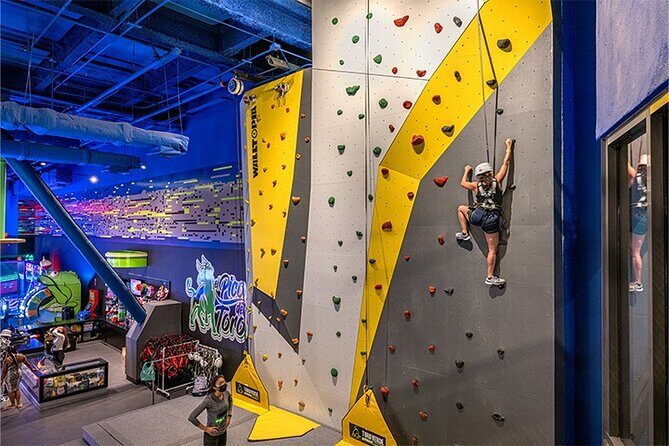 Climbing on Pico del Toro, the largest wall in the Caribbean toroverde Urban Park - What to Expect from the Pico del Toro Climbing Experience