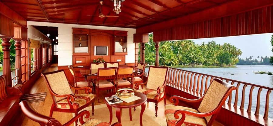 Cochin: Alleppey Backwater Private Day Tour with Houseboat - Boarding Your Traditional Kerala Houseboat