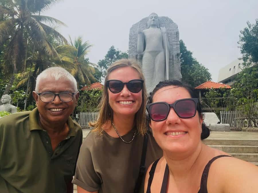 Colombo: Private Guided Tour of the City by Tuk with Tickets - The Itinerary: A Well-Curated Journey