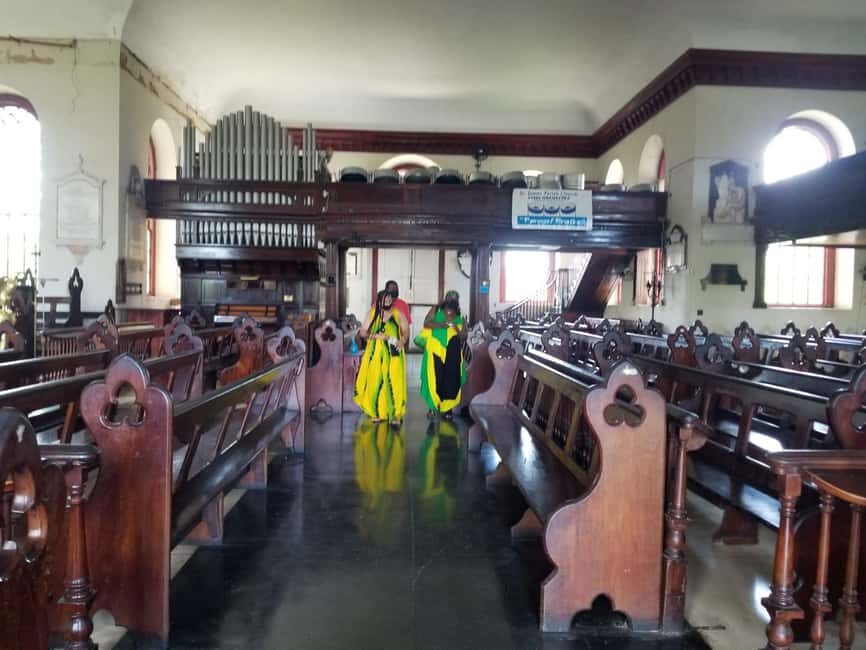 Cultural tour of Montego Bay & Jamaica Highlight and shop.