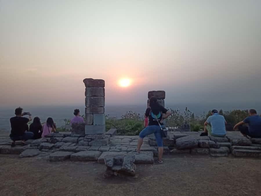 Culture Tour of Sultan palace,Water castle,Ijo Temple sunset - The Itinerary Breakdown