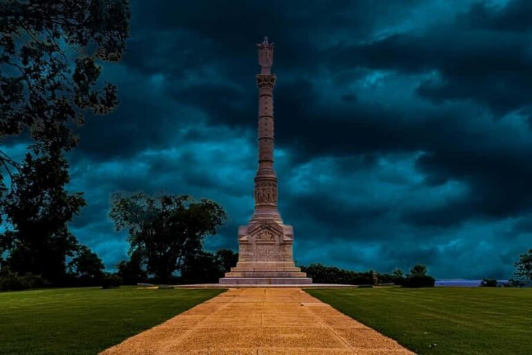 Curse of Cornwallis: Bayonets & Banshees Yorktown Ghost Tour - Who Should Book This Tour?