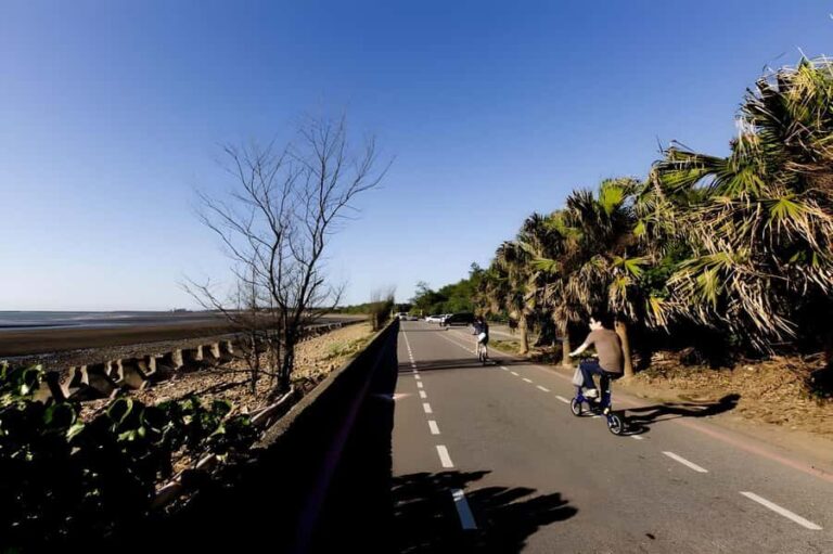 Day Trip from Taipei: Coast Cycling, Railbike & Ginger Spa - Why This Tour Works