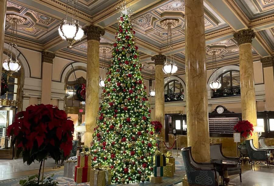 DC: Downtown Ultimate Holiday Walking Tour with Hot Cocoa - A Closer Look at the Itinerary