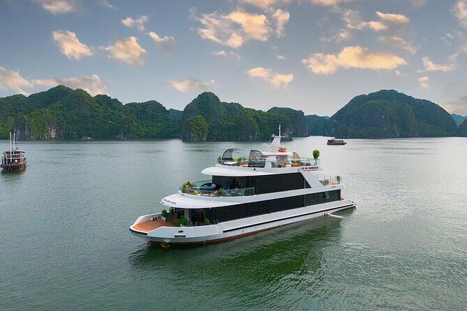 D'Charme Luxury Day Cruise Discover the MOST Stunning Lan Ha Bay - Key Points