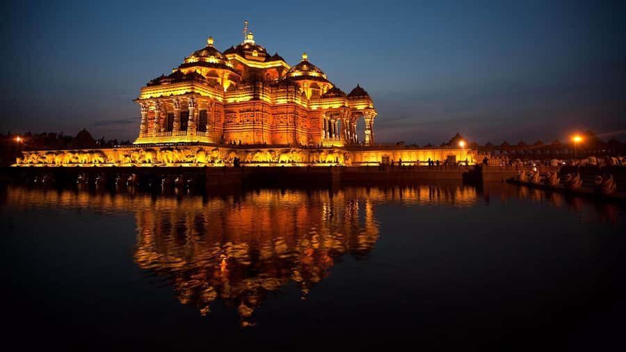 Delhi: Akshardham Temple Guided Tour w/ Water & Light Show - Who Will Enjoy This Tour?
