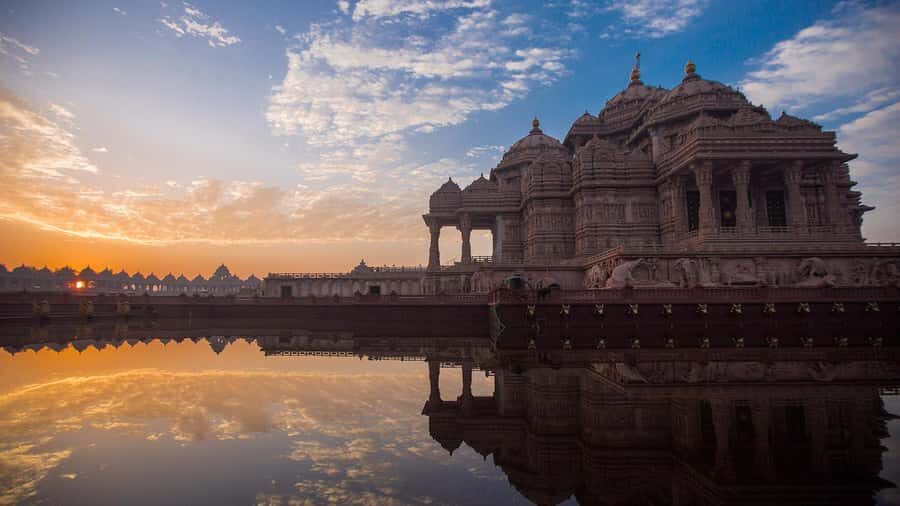 Delhi: Akshardham Water & Light Show and Gandhi Smriti Tour - Why This Tour Will Appeal to You