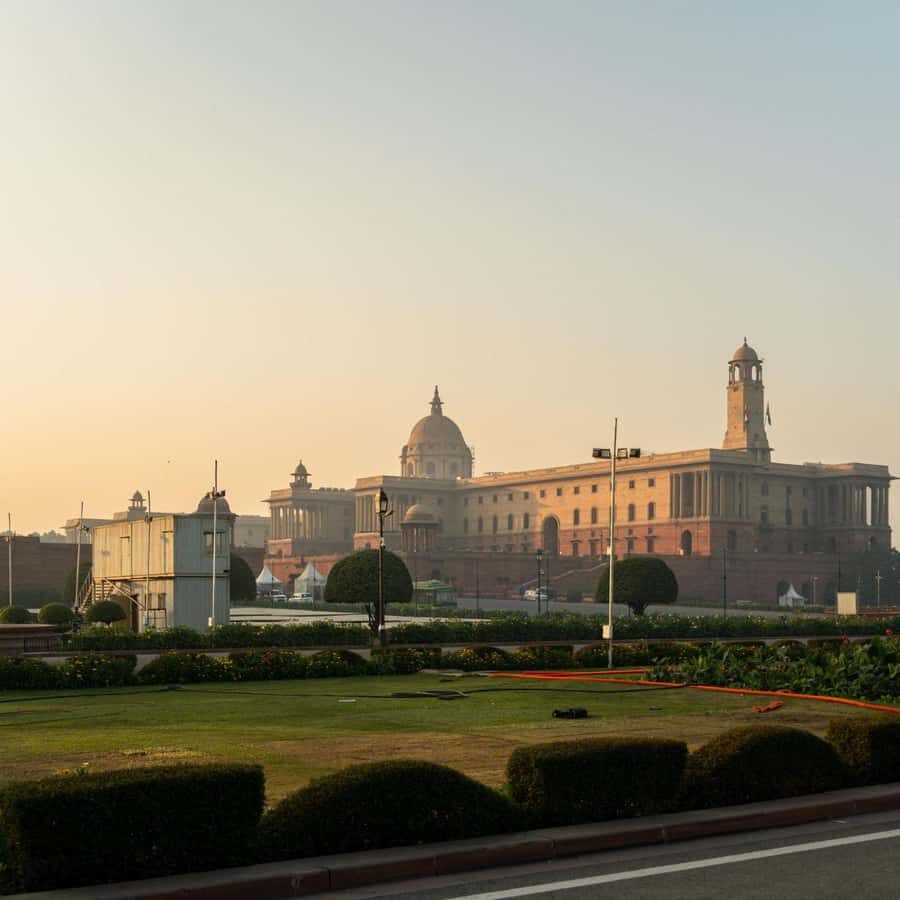 Delhi: Connaught Place Motorbike Tour with Guide - What to Expect from the Tour