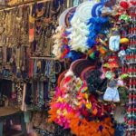 Delhi: Guided Shopping Tour Experience With Female Guide - Itinerary Breakdown