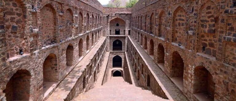 Delhi : Private Delhi Half-Day Tour With Guide and Lunch - Agrasen Ki Baoli: A Stepwell with Stories