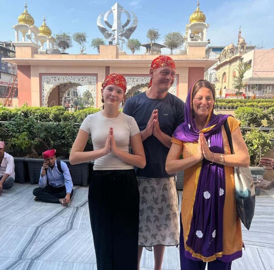 Delhi: Private Full-Day City Tour of Old and New Delhi - Transport and Guides: Comfort and Expertise