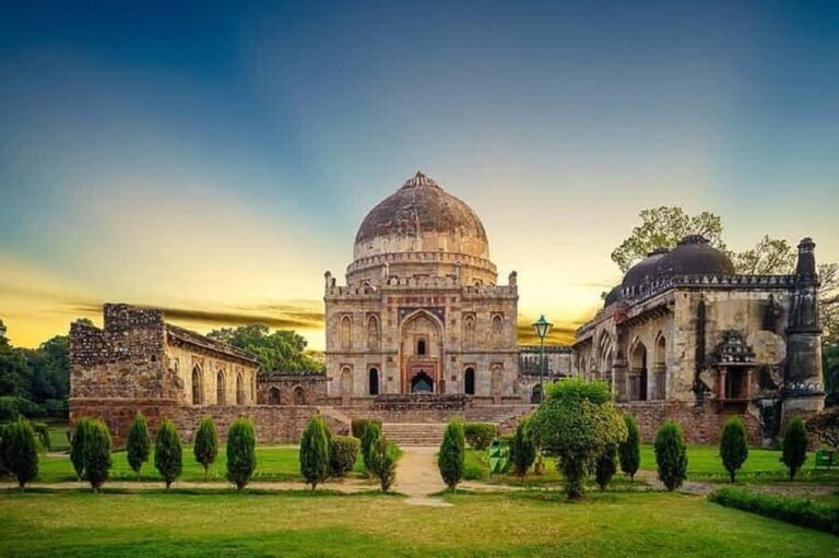 Delhi: Private Guided Instagram Photography Tour in Delhi - Practical Considerations & Value
