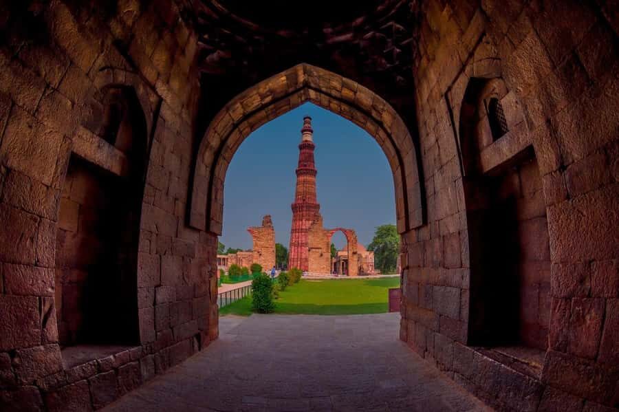 Delhi: Qutub Minar Skip-the-line Private Tour with Transfer - The Value of a Private Guided Experience