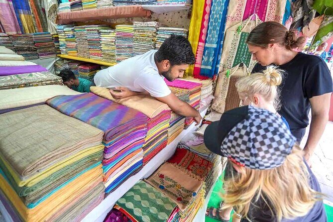 Delhi Shopping Tour with Female Shopping Expert - The Sum Up