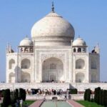 Delhi to Agra: Taj Mahal Storytelling & Local Life Tour - Exploring the Taj Mahal