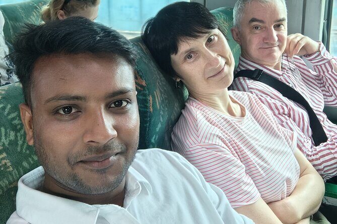 Delhi to Varanasi: Tour to the Sacred Ganga Aarti Ceremony - The Heart of the Experience: The Ganga Aarti at Dashashwamedh Ghat