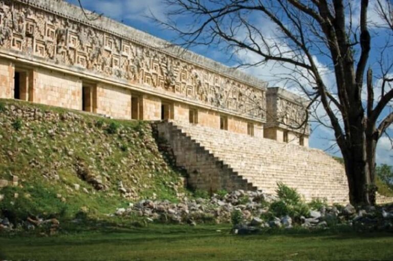 Desde Mérida: Uxmal y Kabah: Tour de un día con traslado - Practical Details and What to Expect