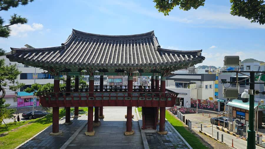 Discover Yeosu: 2-Hour Walking Tour - Value and Practicalities