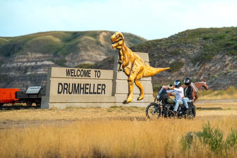 Drumheller: Dinosaurs, Museum, & Hoodoos Day Tour - Exploring the Itinerary in Detail