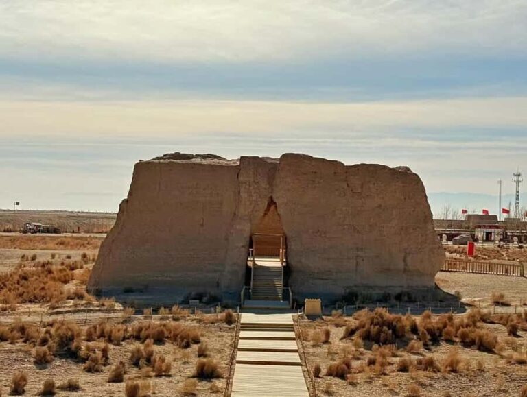 Dunhuang:Western Thousand Buddha Caves, Yangguan, Yumen Tour - Stepping into Frontier History at Yangguan