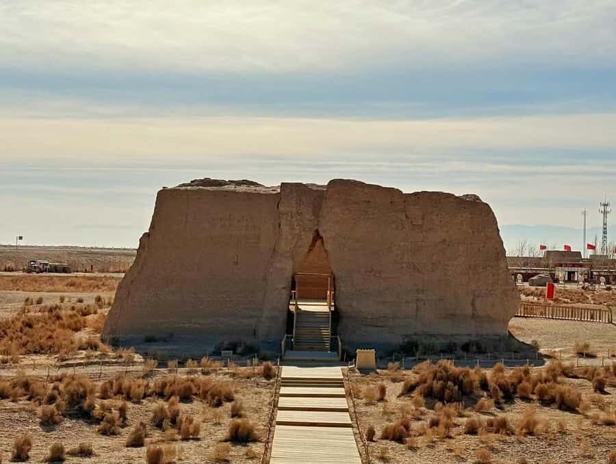 Dunhuang:Western Thousand Buddha Caves, Yangguan, Yumen Tour - Stepping into Frontier History at Yangguan