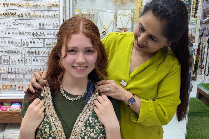 Exclusive Mumbai Suburbs Shopping for Fashion, jewelry and More - Fashion and Apparel: What to Expect