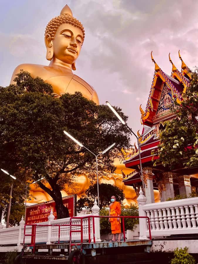 Exclusive Private Boat Cruise Through Bangkok Old Waterways - What to Expect During the Cruise