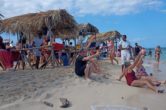 Experience Cayo Arena with Snorkeling and Lunch Buffet - Authentic Experiences and Traveler Insights