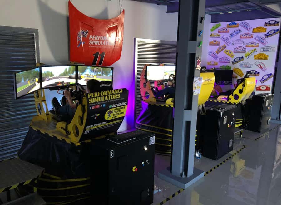Experience dynamic professional racing simulators in QUERÉTARO - What to Expect at the Center