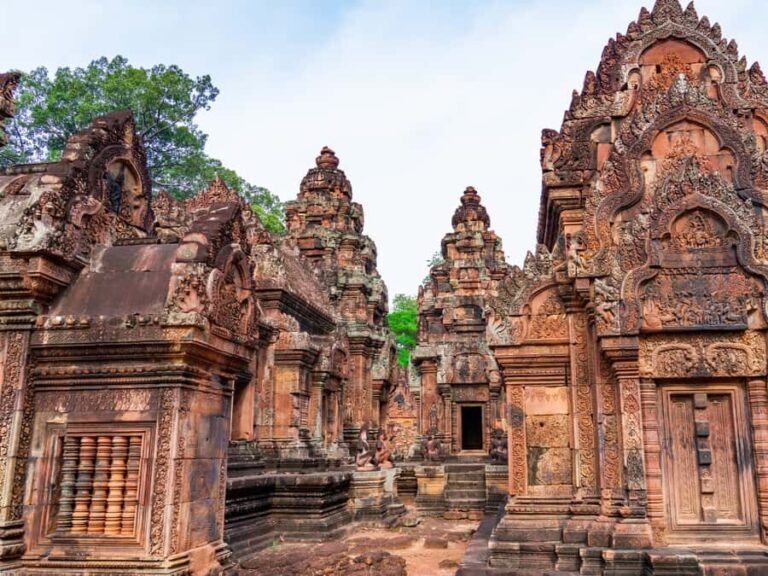 Experience Rolous Group Tour with Banteay Srei - What You Can Expect at Each Site