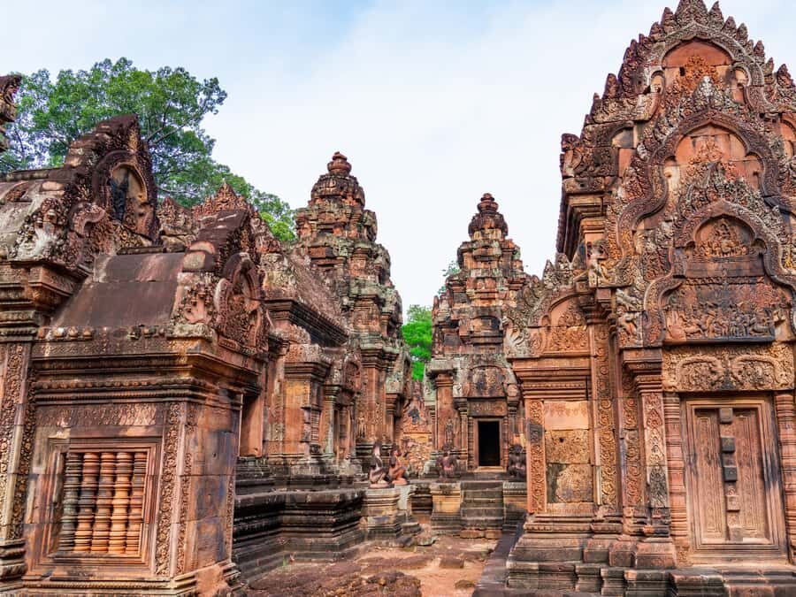 Experience Rolous Group Tour with Banteay Srei - What You Can Expect at Each Site