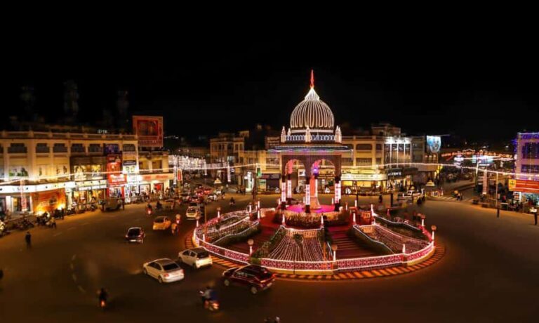 Explore Mysore in Nightlights: Guided Tour by Foot - Practical Details and What to Expect