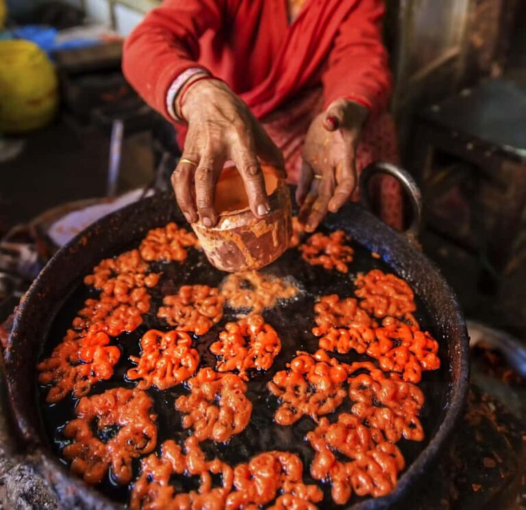 Flavors of Nainital: Guided 7+ Street Food Tasting Tour - The Itinerary Breakdown