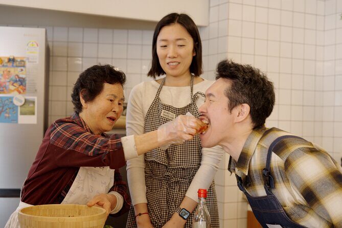 Flavors of Seoul: Grandma's Handmade Noodles to Night Market Tour - What to Expect: Logistics and Value