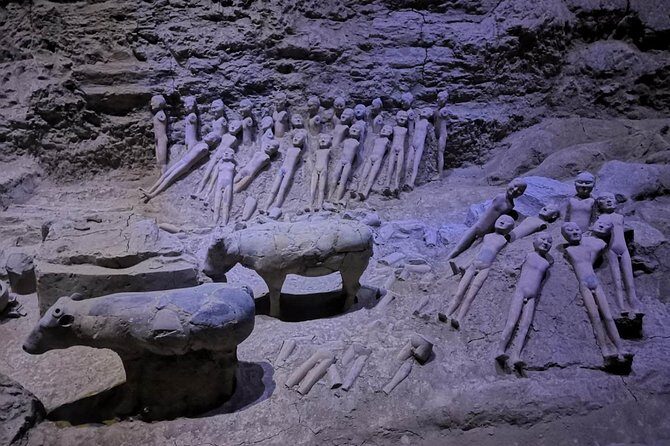 Folk Custom Xi'an Tour to Cave Dwelling Village and Jingdi Tomb - The Jingdi Tomb: Miniature Artifacts of the Han Dynasty